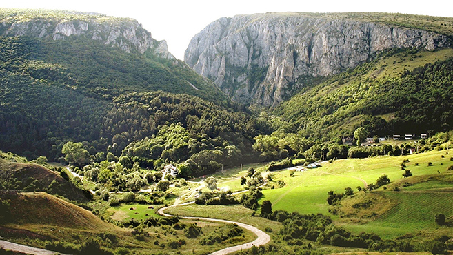 Hogyan tarthatjuk meg Erdélyt? - Magyar Kurír - Új Ember